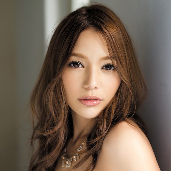 Rio 柚木ティナ の現在！整形で劣化？ハーフ顔の初期・全盛期・最近の画像まとめ